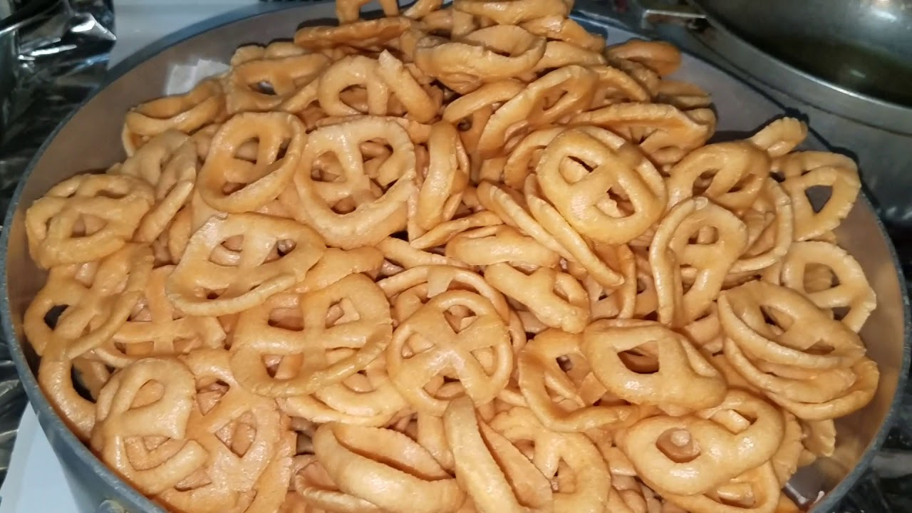 CHICHARRINES CON SALSA VALENTINA FÁCIL DE HACER - YouTube