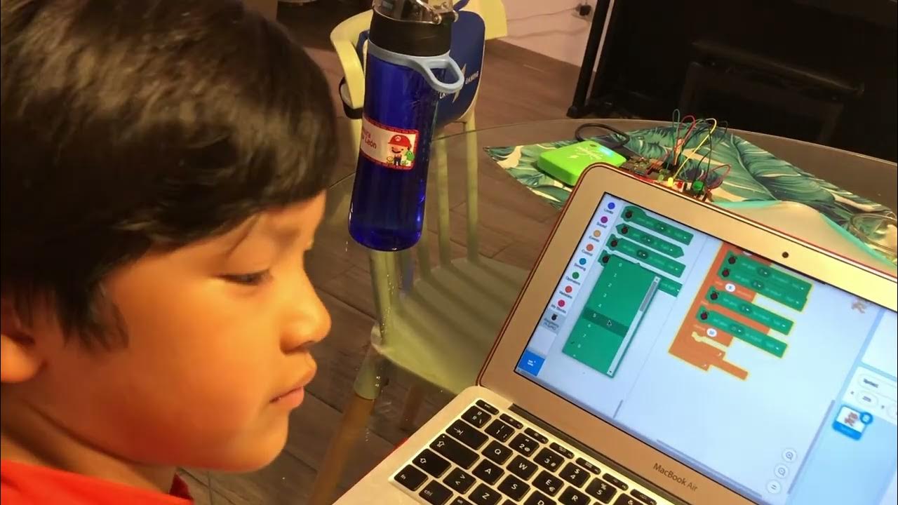 Coding traffic lights on the Raspberry Pi 3 - YouTube