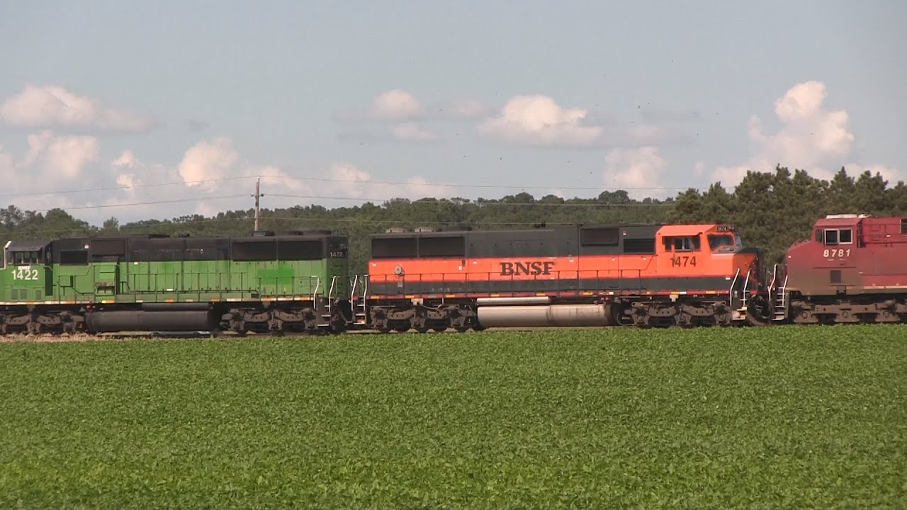 The Great Pumpkin, Classic Power & Long Trains_BNSF Staples Sub - YouTube