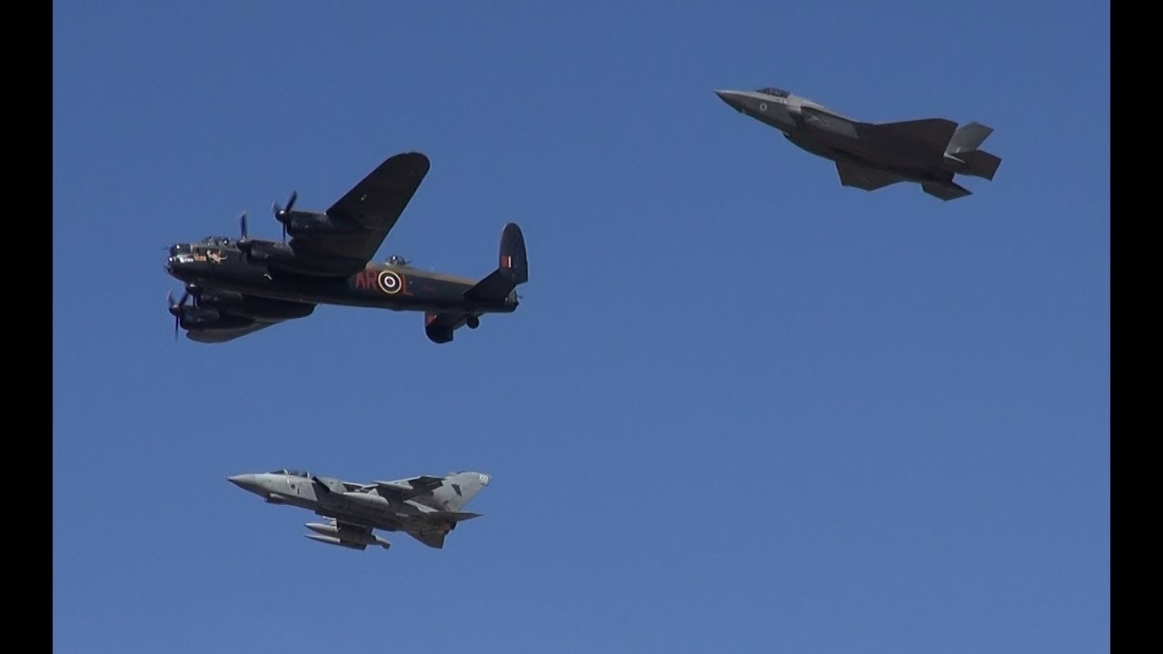 Dambusters Flypast - RIAT 2018 - YouTube