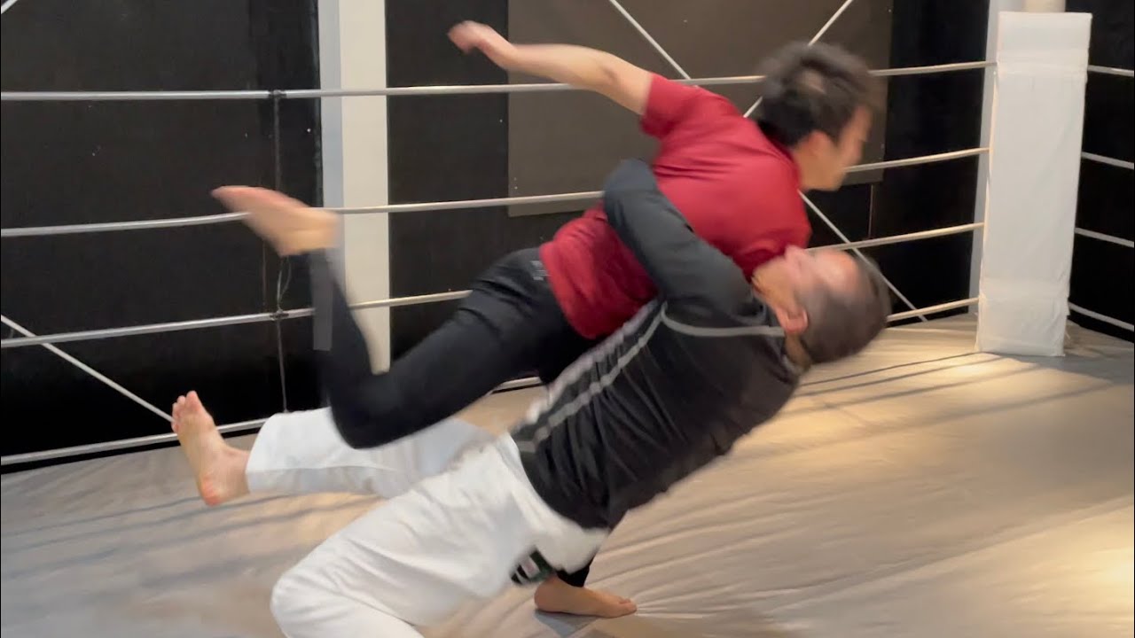Grappling - Scramble men vs. Wrestler | Saito Kaikan 2022 - YouTube