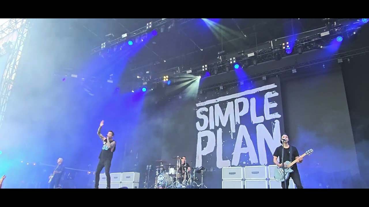 Simple Plan Live in Cardiff UK 2024 July 2 - Welcome to My Life - YouTube