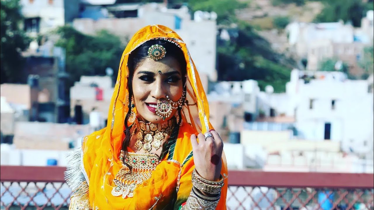 Asha sapera international dancer and singer live show in osiya - YouTube