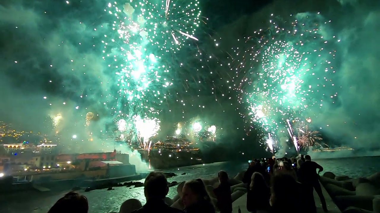 Amazing Fireworks in Funchal - New Year’s Eve in Madeira Island - 2019 ...