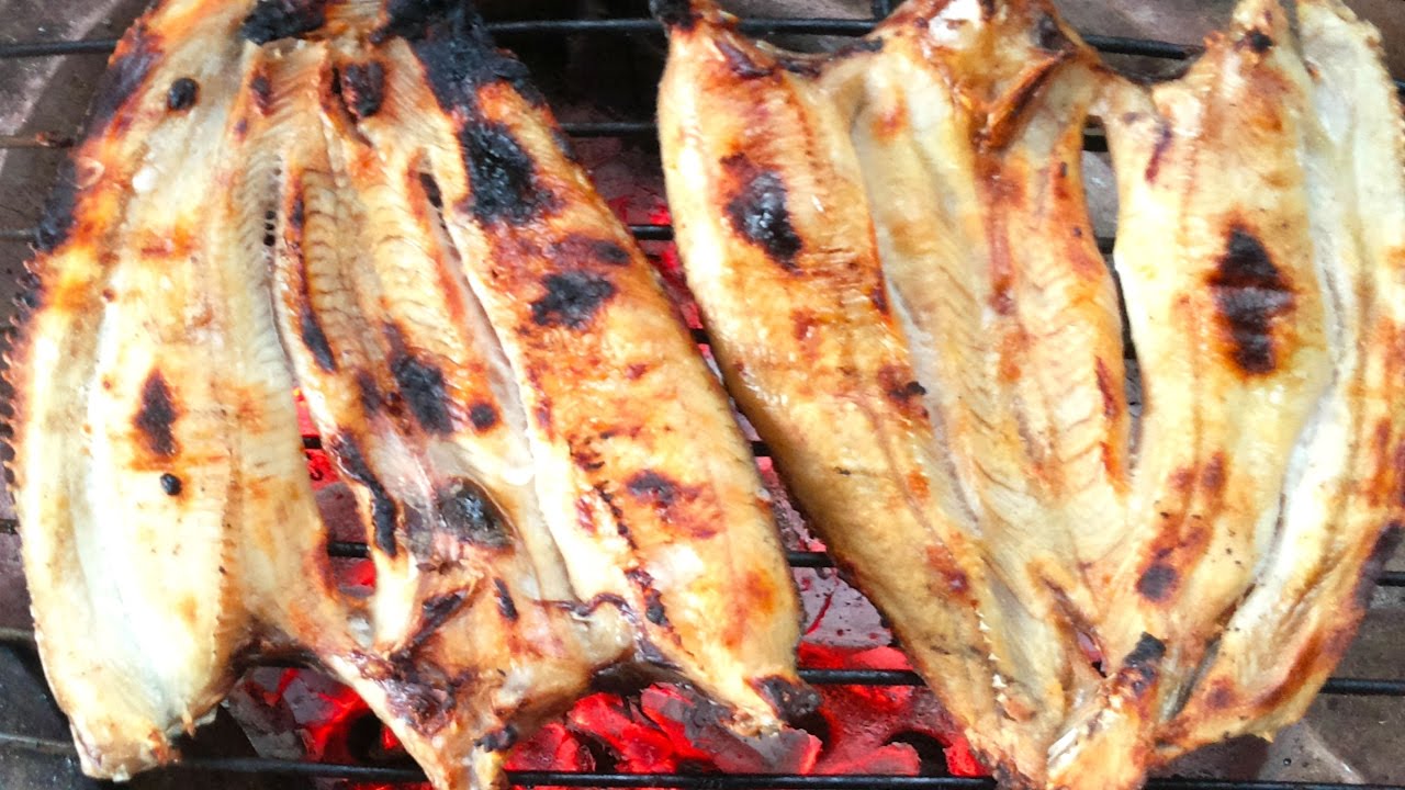 How To Grill Dried Snakehead Fish - Food In My Village - Cambodian Food ...
