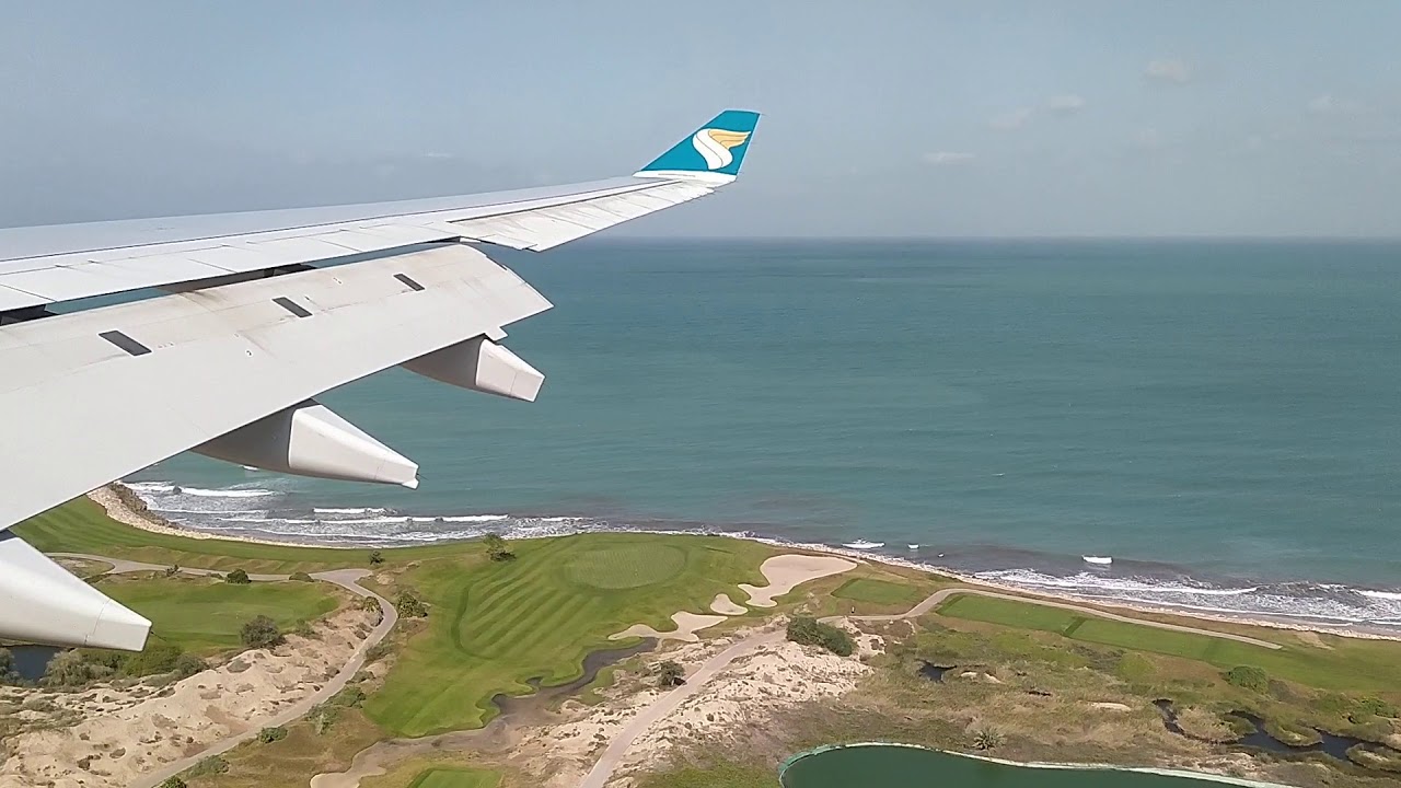 Oman Air flight WY822 landing on 12 Jan 2020 - YouTube