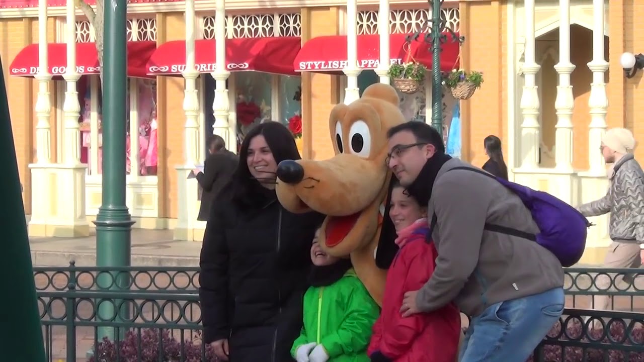 Disney charers Meet and Greet Disneyland Paris new - YouTube