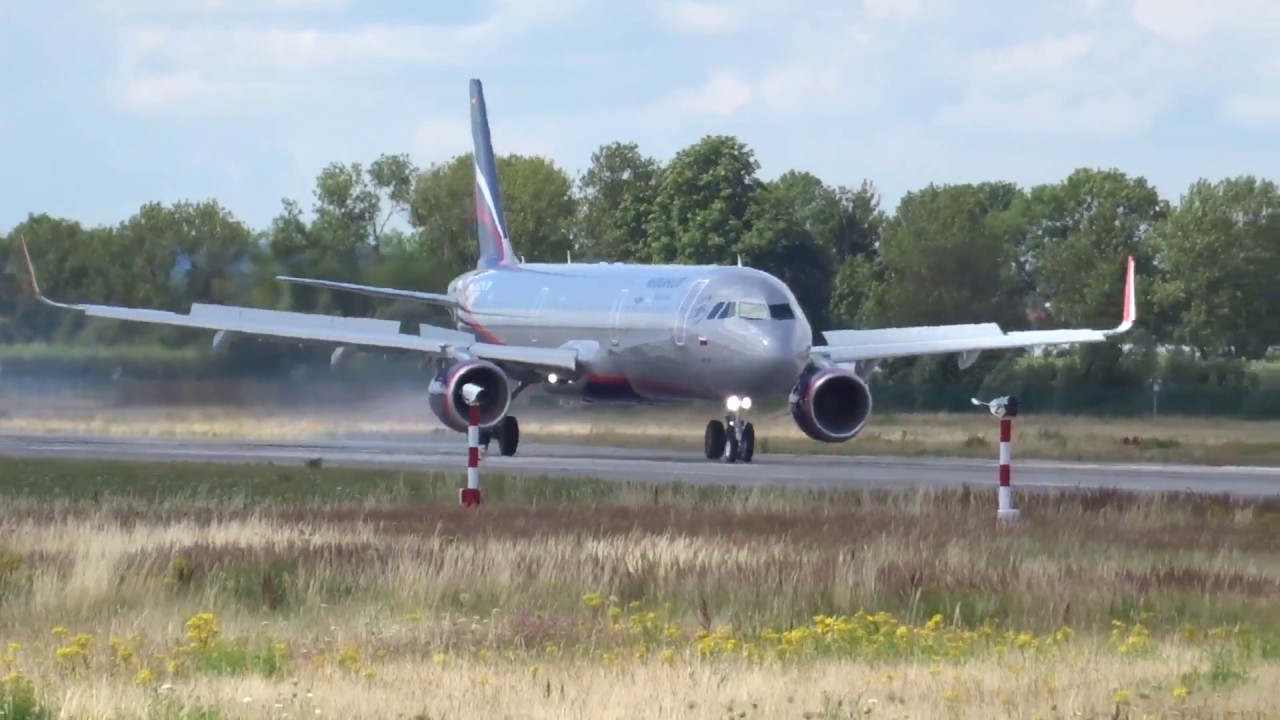 Aeroflot A321 brake test in Hamburg-Finkenwerder - YouTube