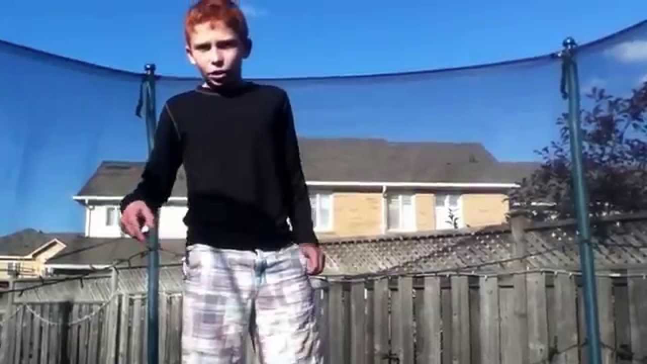 How to knee bounce front flip on a trampoline - YouTube