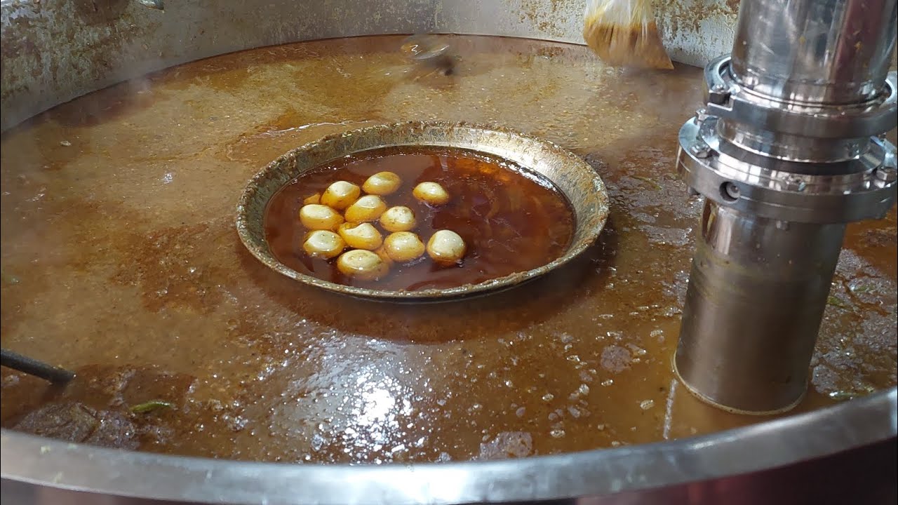 Ustad Mota Murgh Channy | Lahori Channy |Breakfast in Lahore | ChickPea ...