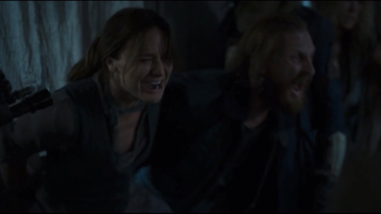Dwight & Sherry’s Son Get’s Bit - Ftwd 8x2 - YouTube