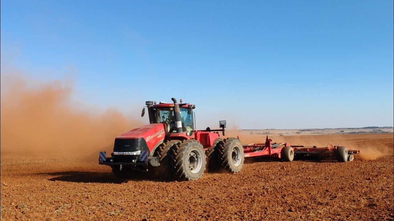 Case IH 600 pulling high-speed disc. - YouTube