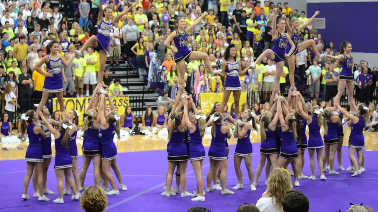 MHS Cheer Homecoming pep rally routine - YouTube