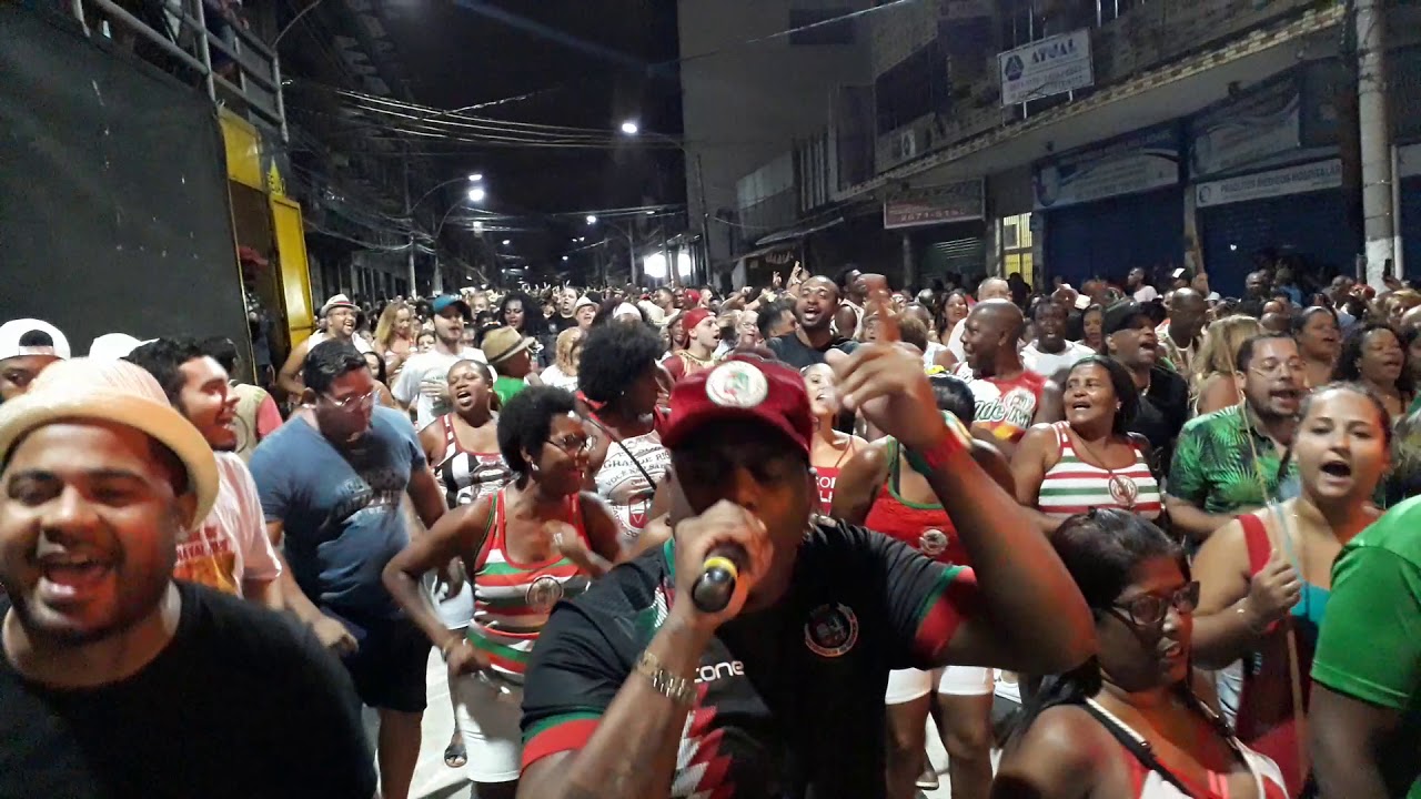 GRANDE RIO 2020: arrancada do samba no ensaio de rua - YouTube