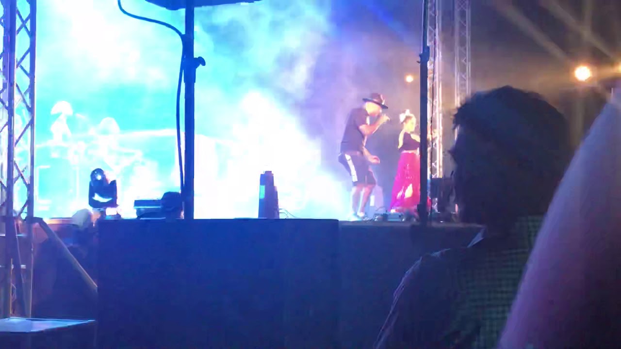 Wayo හුස්ම සංගිත් ගෙ වැඩ කොහොමද තාමත් කොල්ලා වගේ SLMBA Mega band show ...