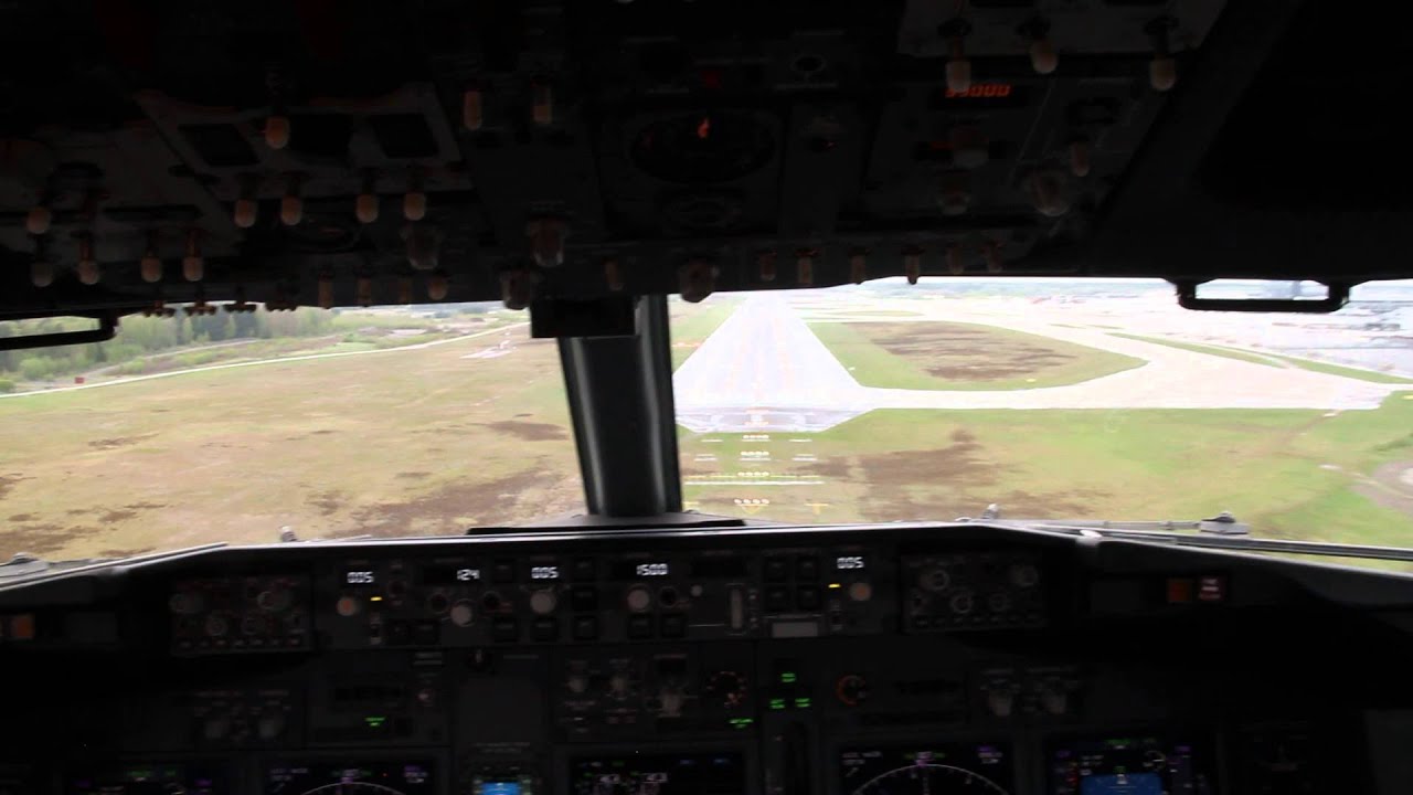 SAS B737-700 Landing Stockholm Arlanda rwy 01L (cockpit) - YouTube