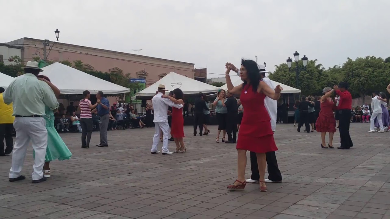 Danzón Nereidas Baila Linda, Arcelia y Justo - YouTube