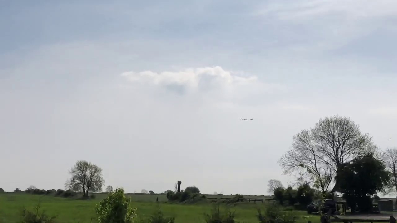 08/05/20 - VE Day Fly Past by Red Arrows - YouTube