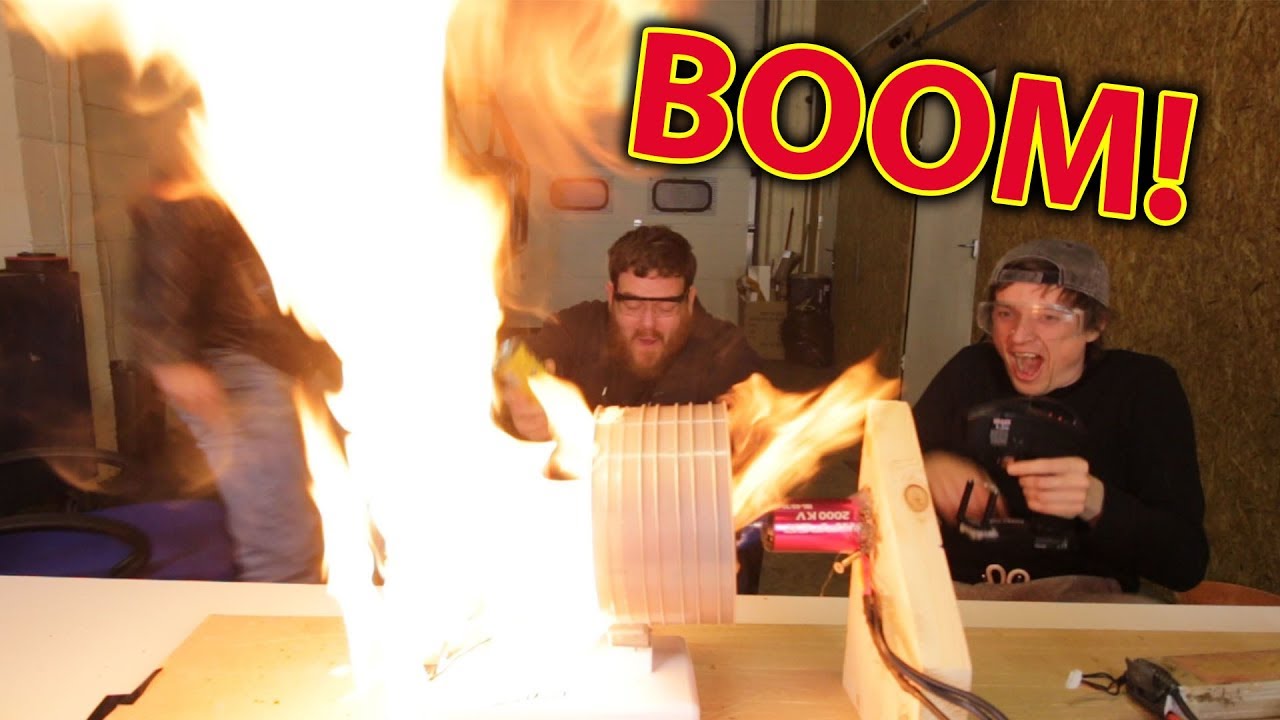 67,000rpm TOY JET Engine Explosion - FIRE - YouTube