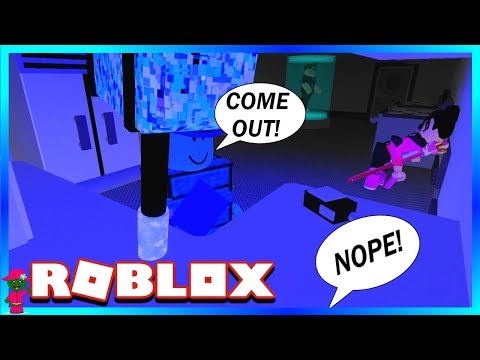 TAUNTING THE BEAST FROM A TROLL SPOT!! (Roblox Flee the Facility)