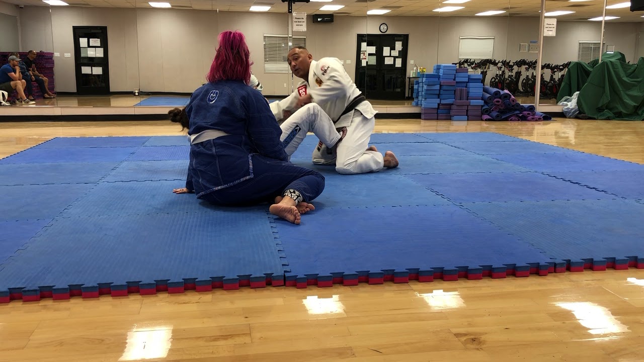 Cuscuna sisters BJJ introduction and private seminar - YouTube