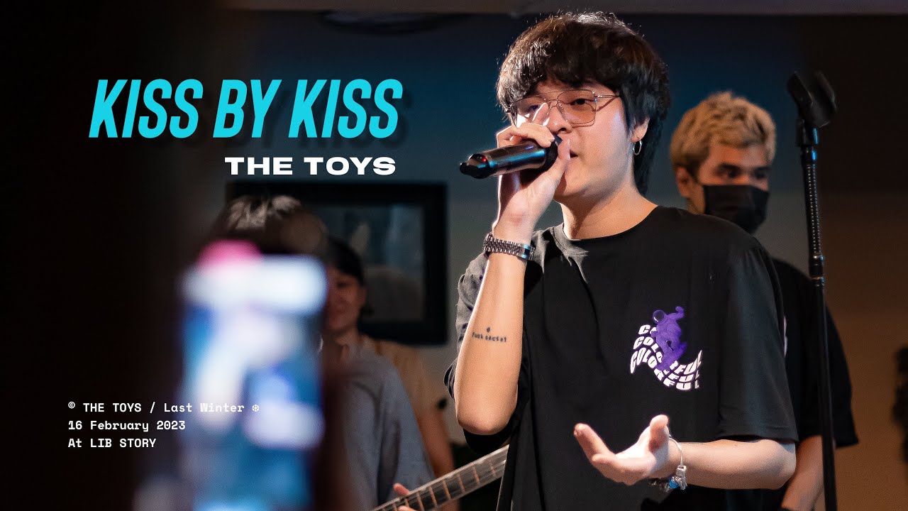 THE TOYS - เมะ (kiss by kiss) | LIB STORY - YouTube
