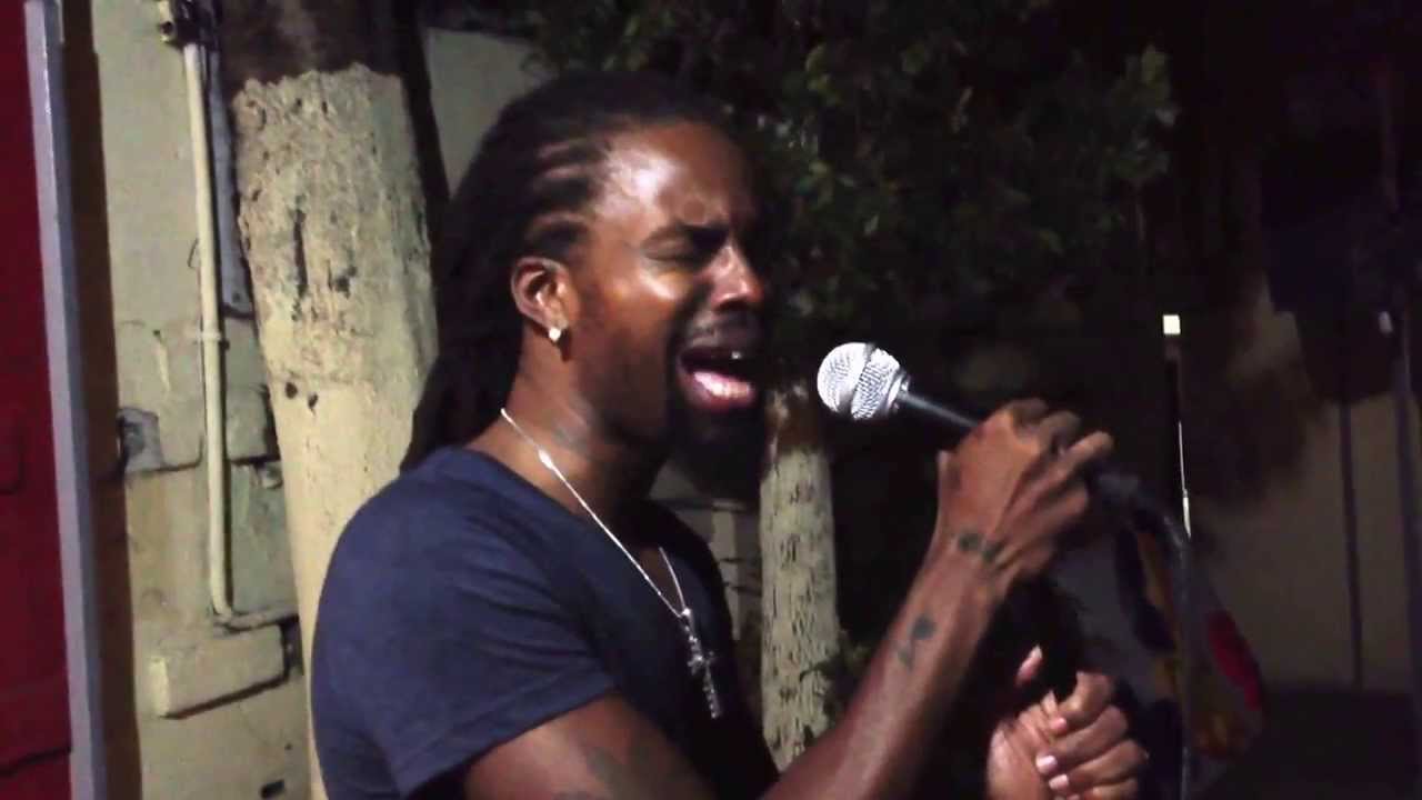 Steeve Khé from Djakout #1 singing "Redemption Song" @ Bouyon Night ...