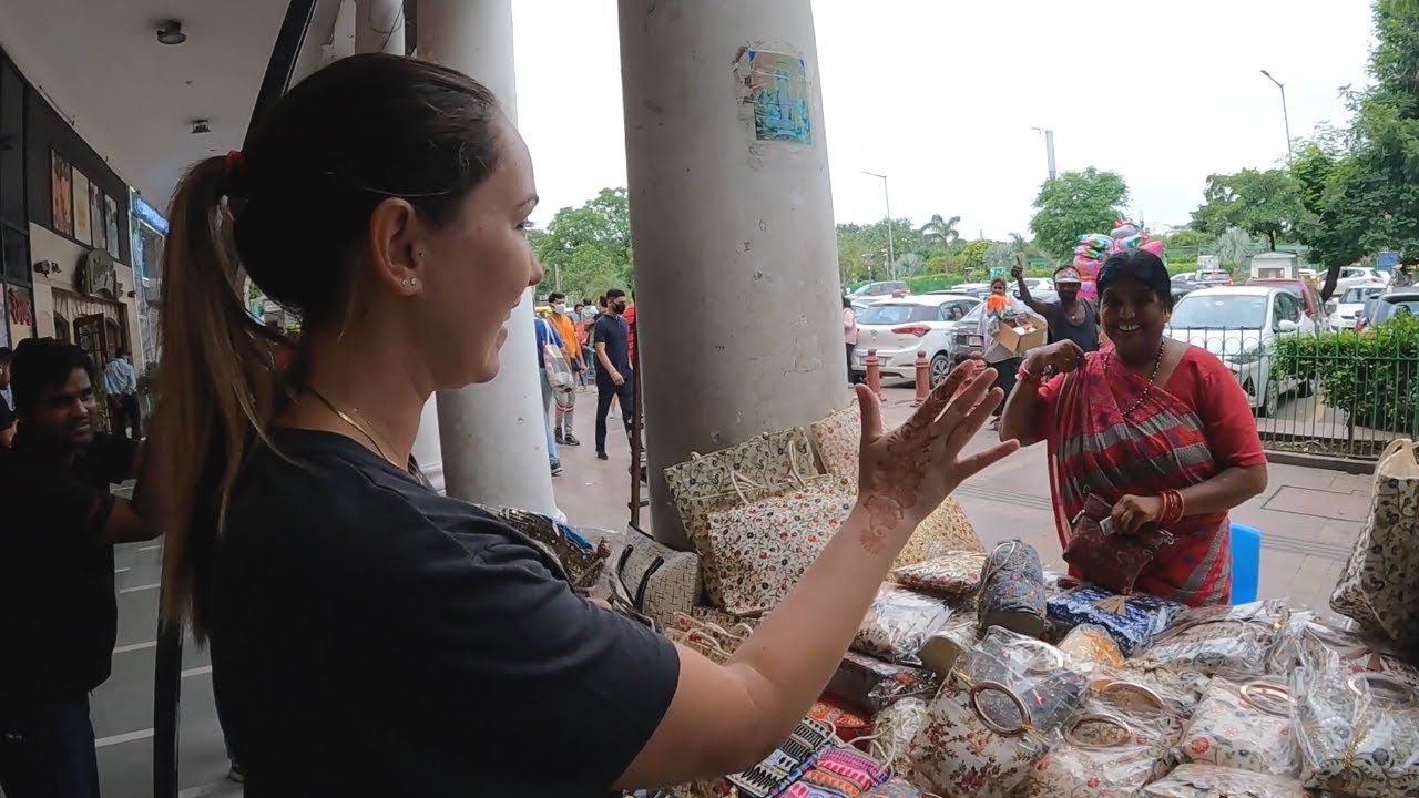 This is what Happens at Connaught Place 😮: The Most Touristic Place in ...