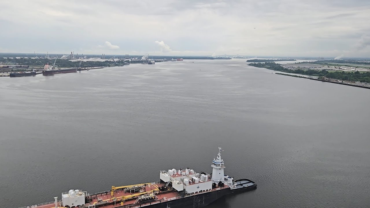 Runway 35 landing in E145 at KPHL Philadelphia International Airport ...