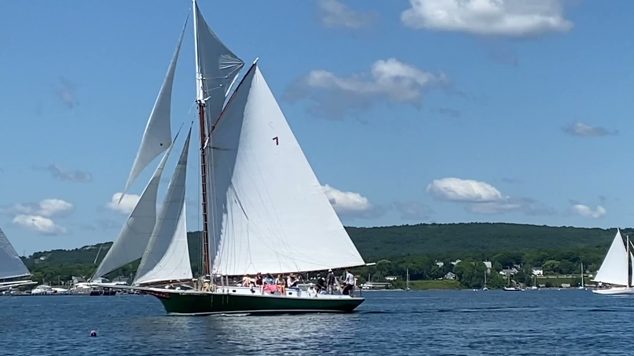 Friendship Sloop Society races - YouTube