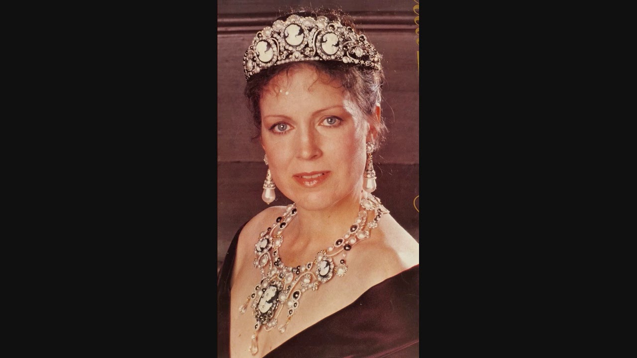 Lella Cuberli - Bel raggio lusinghier - Semiramide - 1990 - YouTube