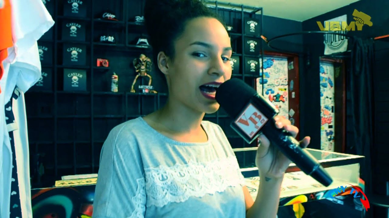 Layla Moreno Video Black Mix TV Clip - Sempre Sozinha - YouTube