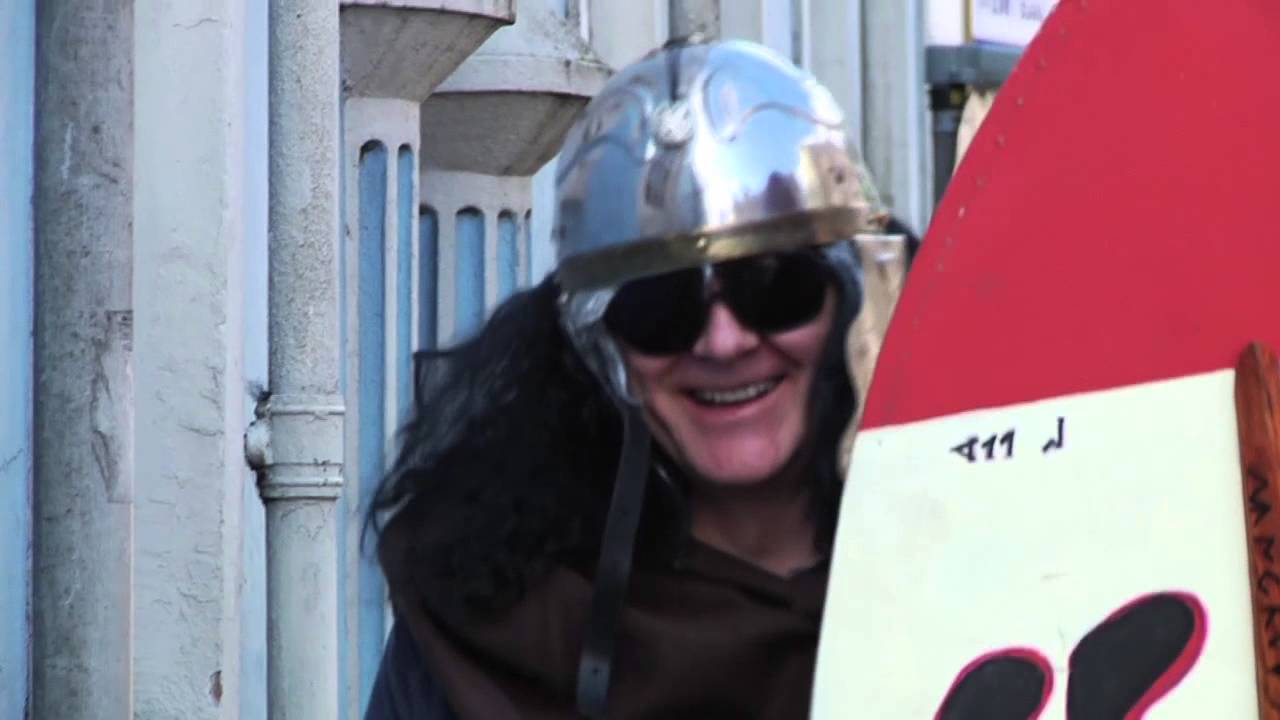 2 Rhisiart - YouTube