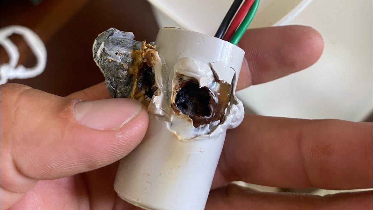 Capacitor explodiu, por que? Veja isso - YouTube