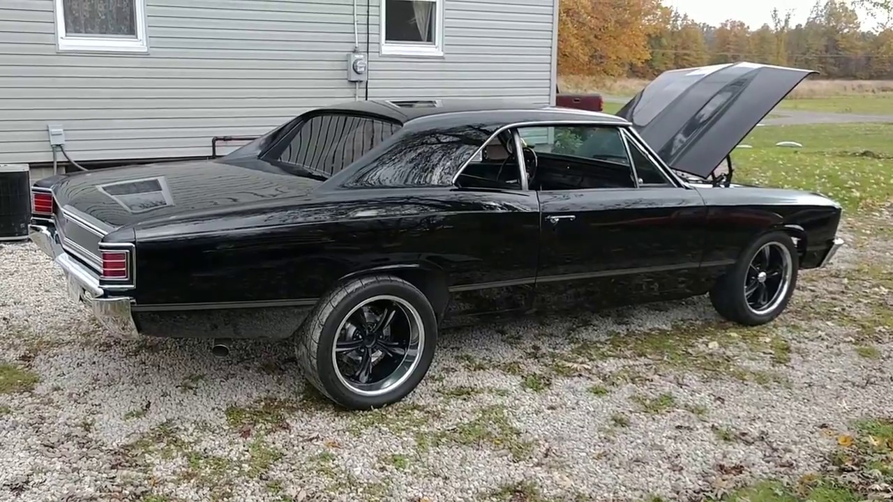 idle of my 427 big block chevy 67 chevelle - YouTube