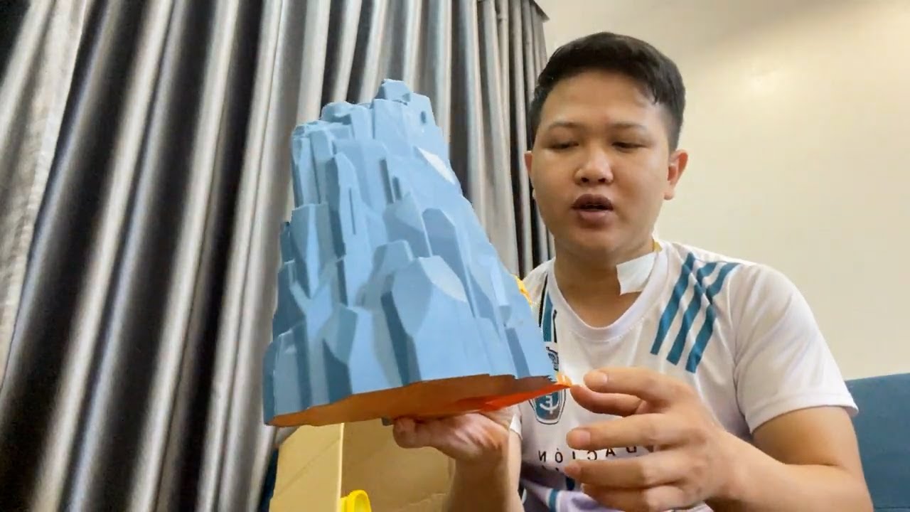 Review of high-grade plastic mountain model - YouTube