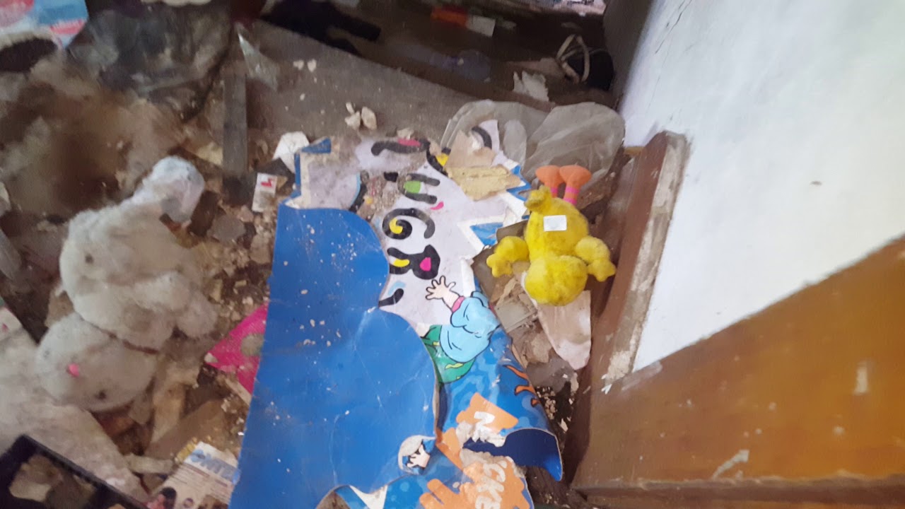Abandoned!! Cool/creepy hoarder house of toys Pt.2 - YouTube
