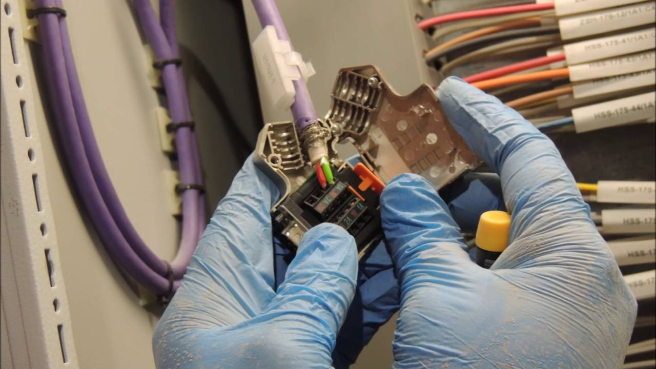 Ejemplos de Emsamblaje de Conector - YouTube