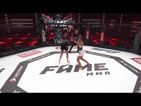 Камила Смогулецка тот хайповый бой