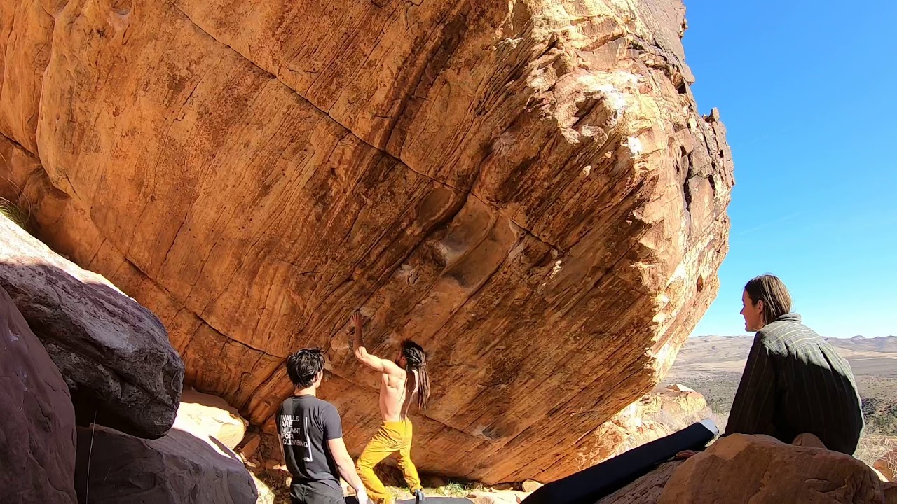 Red Rock Bouldering :Jabberwocky V9 - YouTube