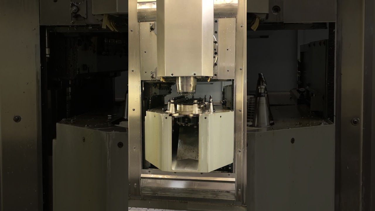 Universal Bearbeitungszentrum DECKEL MAHO DMF 360 linear - YouTube