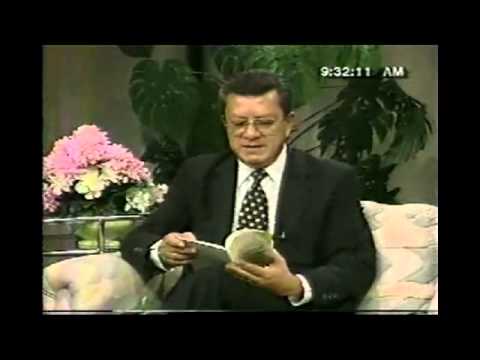 EDGAR GUDIEL (Presenta libro de Erwin Pelaez 1992) Poema a Guatemala ...