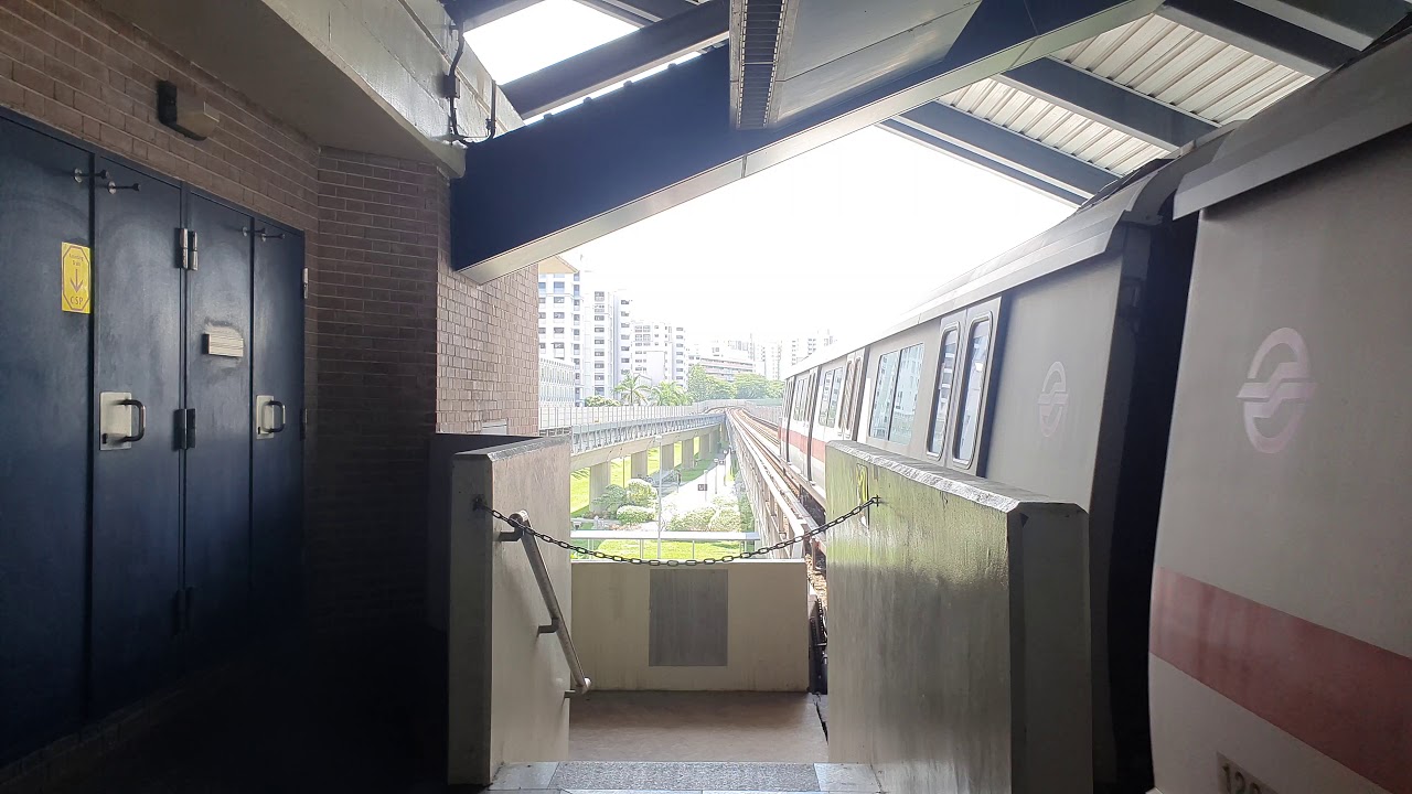 [4K] SMRT Siemens 1994 C651 [201/202] arriving NS10 Admiralty - YouTube