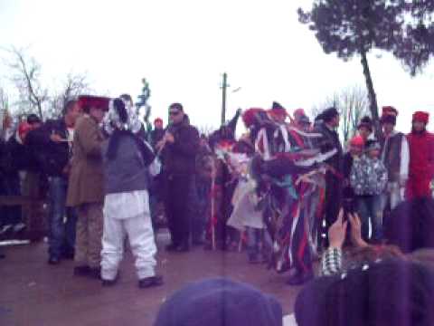 Obiceiuri!! Calutu de la Brosteni - YouTube