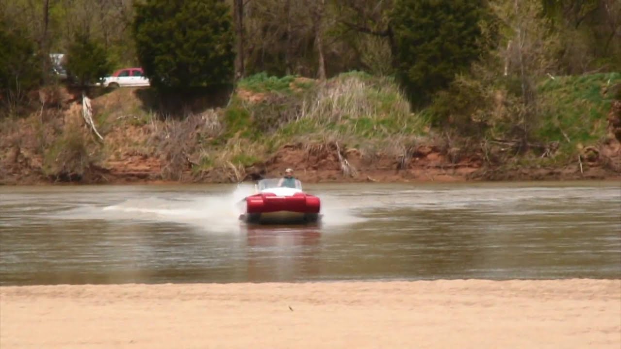 Fast Track Amphibian on the Red River - YouTube