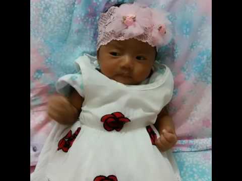 One month baby doing pupu - YouTube