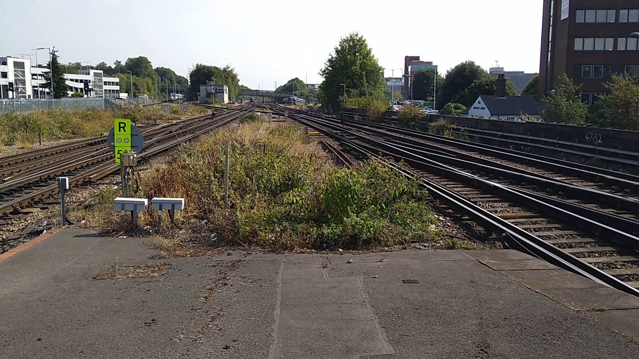 800109 through Basingstoke - YouTube