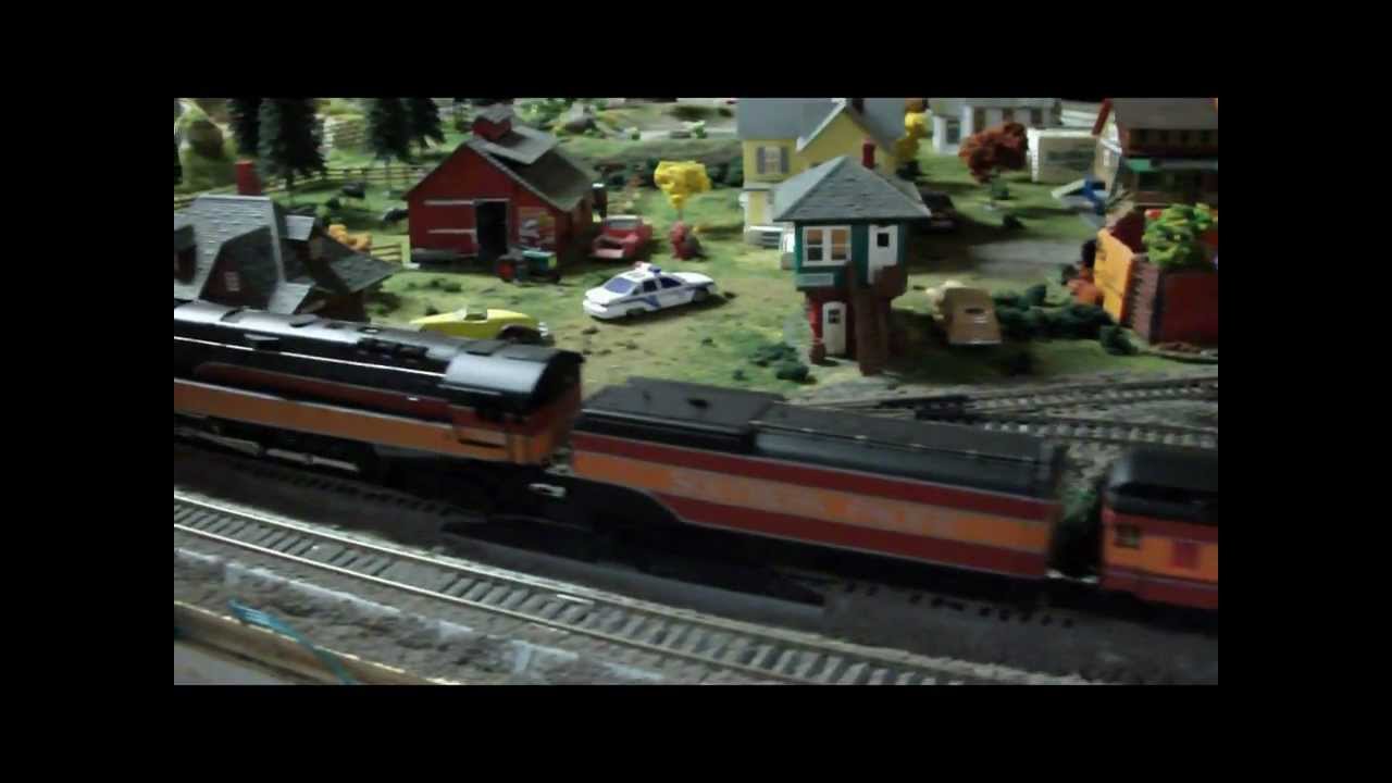 HO Scale model train layout with new Bachmann Plus Southern Pacific 4-8 ...
