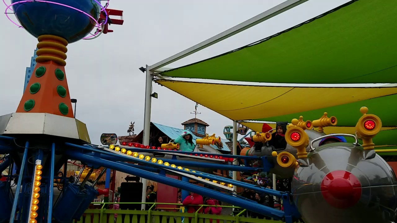 Six Flags rocket ride - YouTube