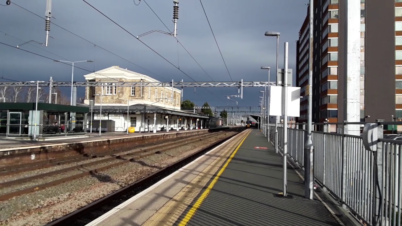 800035-031 1B31 arrived at Swindon train station Wiltshire 18.1.2019 ...